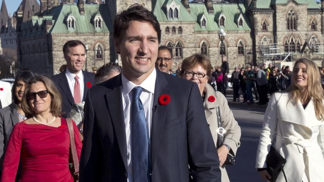 Justin Trudeau Sworn In As Canadian Pm Appoints Equal Women In Cabinet