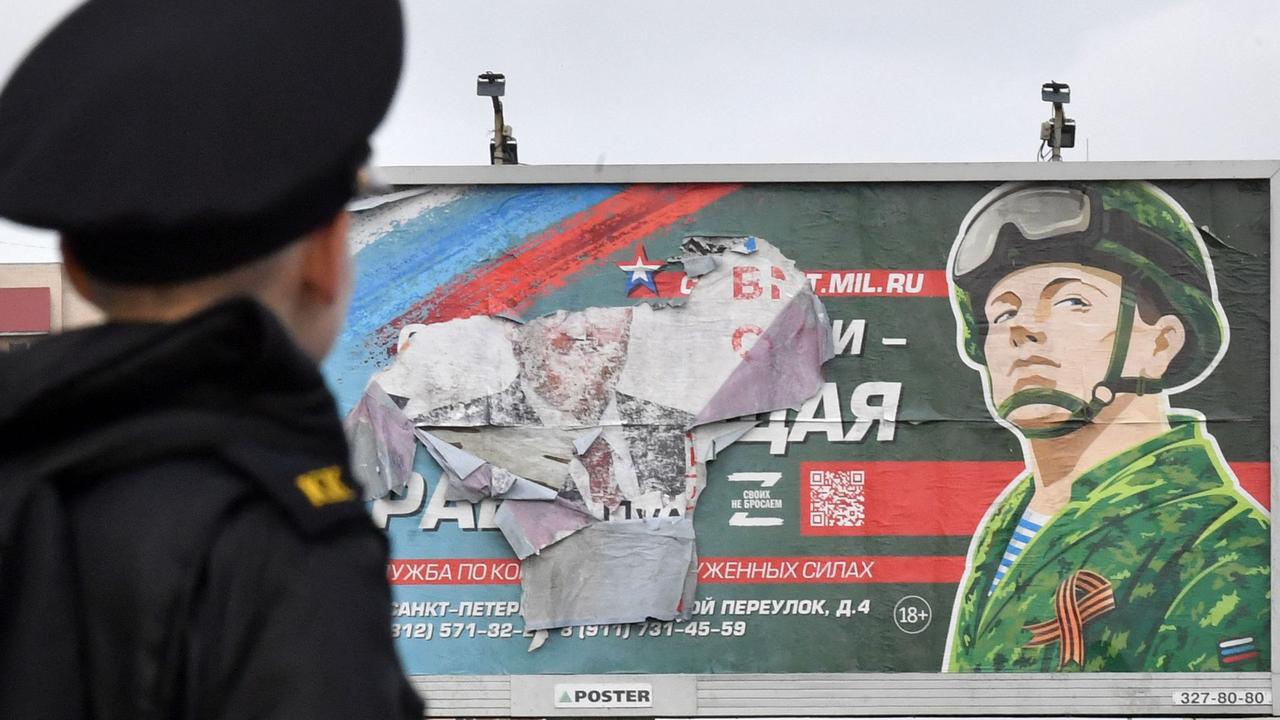 Russia: Two Russians detained in Alaska after fleeing Vladimir Putin’s ... Russia: Two Russians detained in Alaska after fleeing Vladimir Putin’s ...