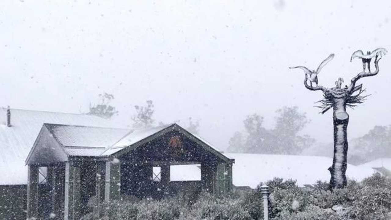Tassie Shivers Through Remarkable Sea Level Snow Event As Cold Front
