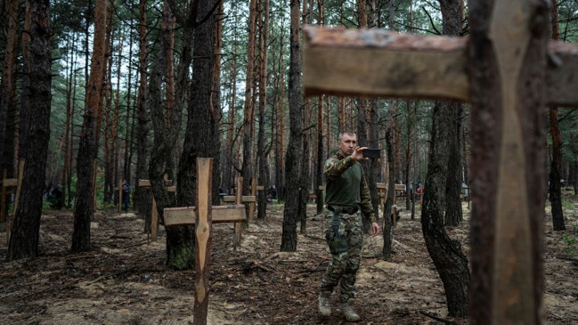 Ukraine Finds Mass Graves in Izyum, Says Russia ‘Leaves Death ... Ukraine Finds Mass Graves in Izyum, Says Russia ‘Leaves Death ...