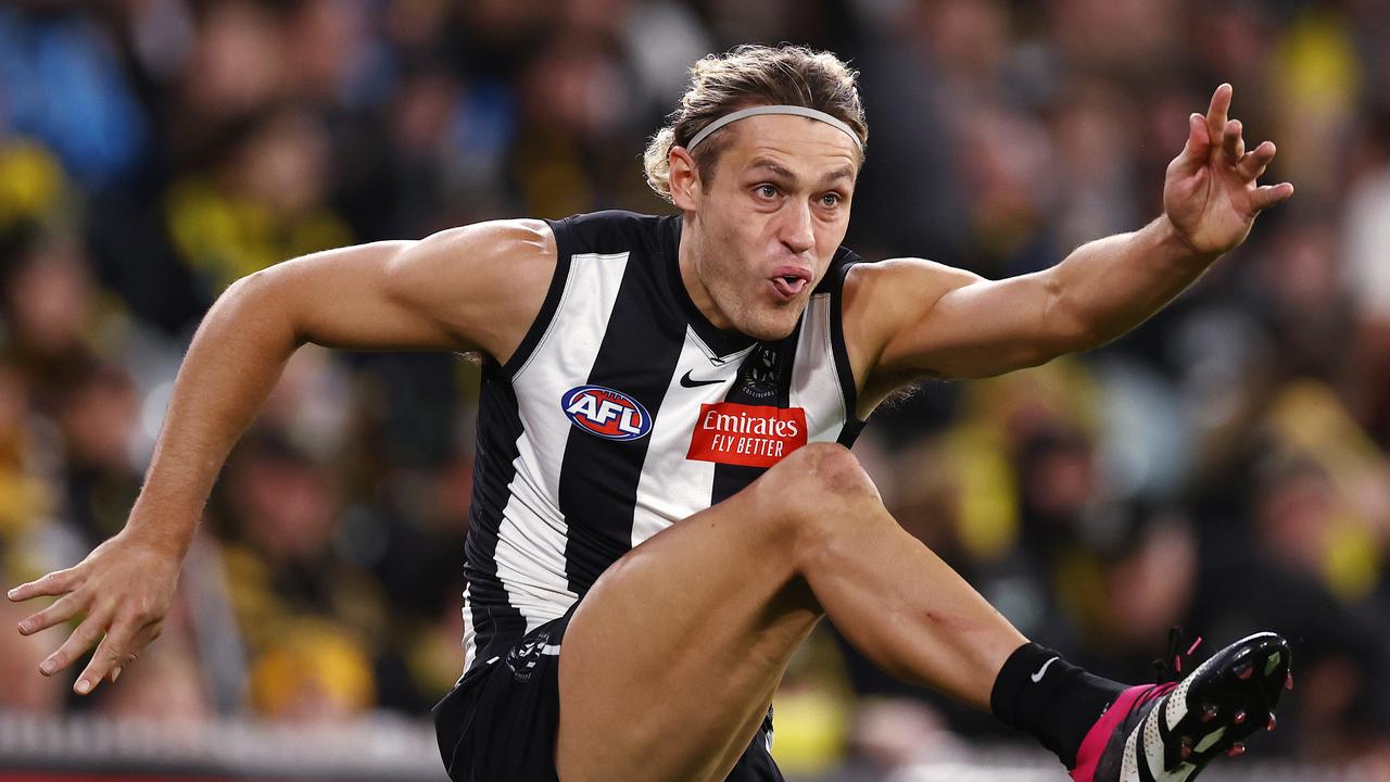 AFL round 7 Collingwood defeats Adelaide: Darcy Moore f-bomb video, Tom ... AFL round 7 Collingwood defeats Adelaide: Darcy Moore f-bomb video, Tom ...
