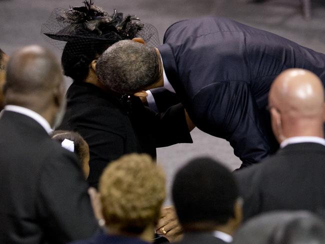 Barack Obama Sings Amazing Grace At Funeral For Charleston Pastor