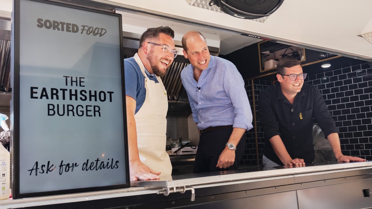 Prince William stuns unsuspecting diners at south London food truck ... Prince William stuns unsuspecting diners at south London food truck ...