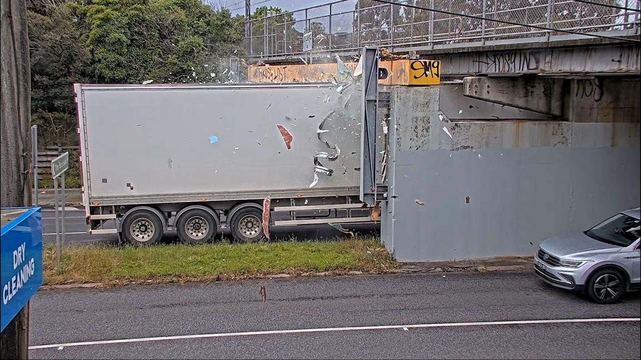 Warrigal Rd Racecourse Rd Truck Crashes Caught On Camera Herald Sun