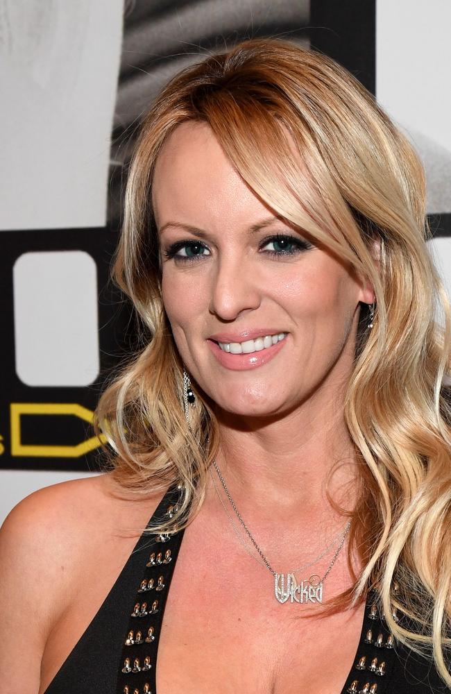 Donald Trump Stormy Daniels Ordered To Pay President 293 000 In Legal