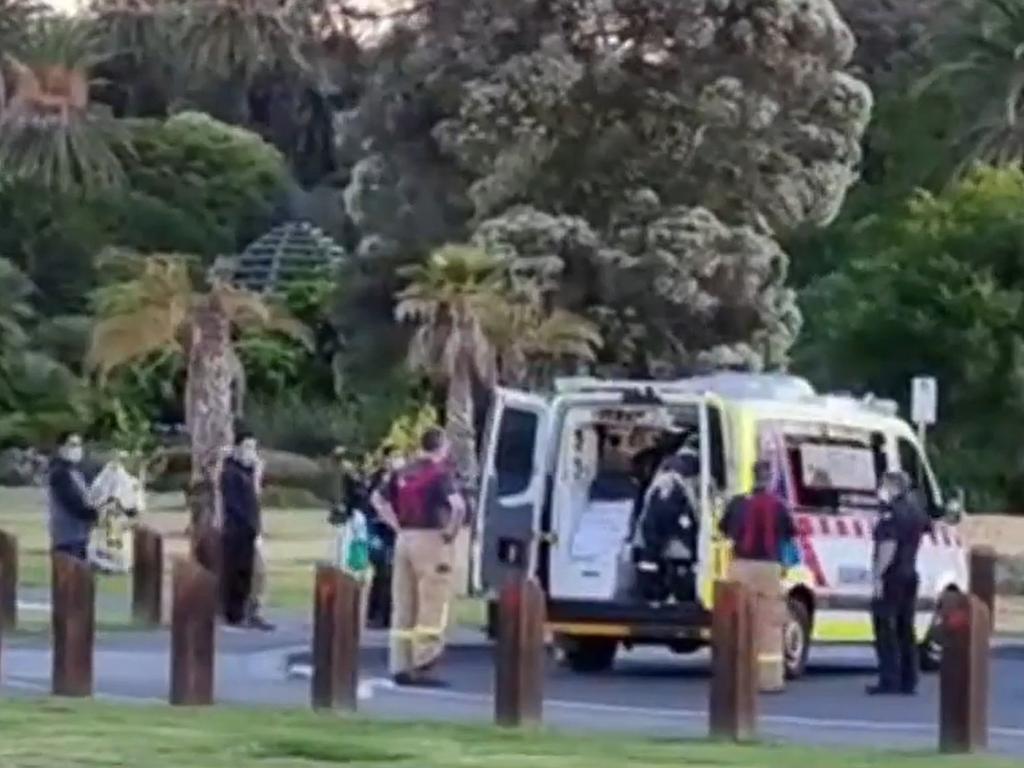 Footscray Park Girl 2 Dies After Being Pulled Unresponsive From Pond