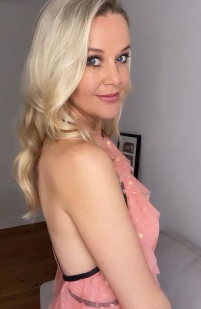 Jana Hocking On Straight Men Are Using Dating Apps To Hook Up With