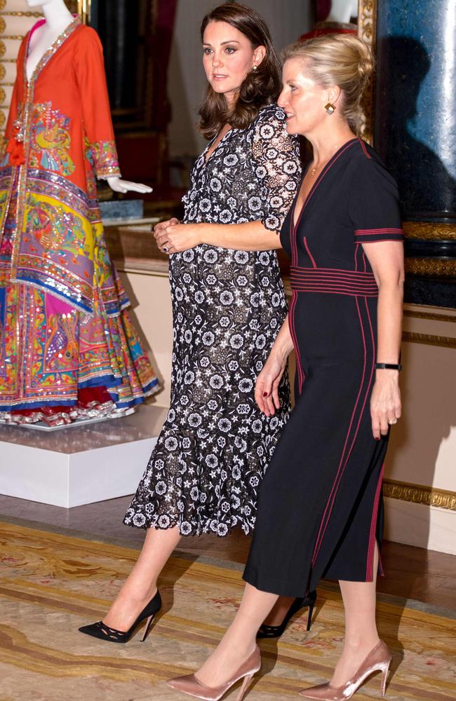 Queen Elizabeth Taps Sophie Duchess Of Wessex As Meghans Mentor