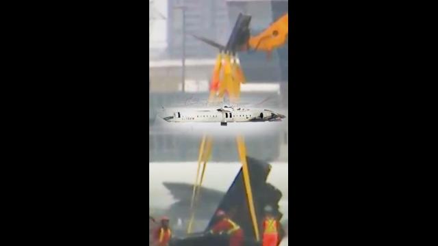 Crews begin removing plane wreckage from Pearson airport runway | Daily ... Crews begin removing plane wreckage from Pearson airport runway | Daily ...