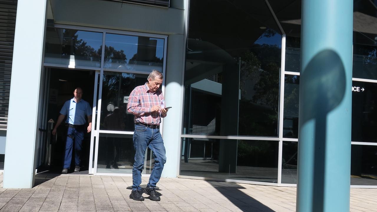 Gordon Bowen: Drunk man who tried to set fire to Gosford RSL sentenced ... Gordon Bowen: Drunk man who tried to set fire to Gosford RSL sentenced ...