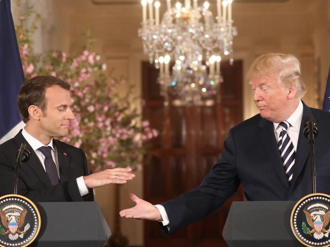 Social media: Melania Trump’s big hat distracts from diplomacy | news ... Social media: Melania Trump’s big hat distracts from diplomacy | news ...
