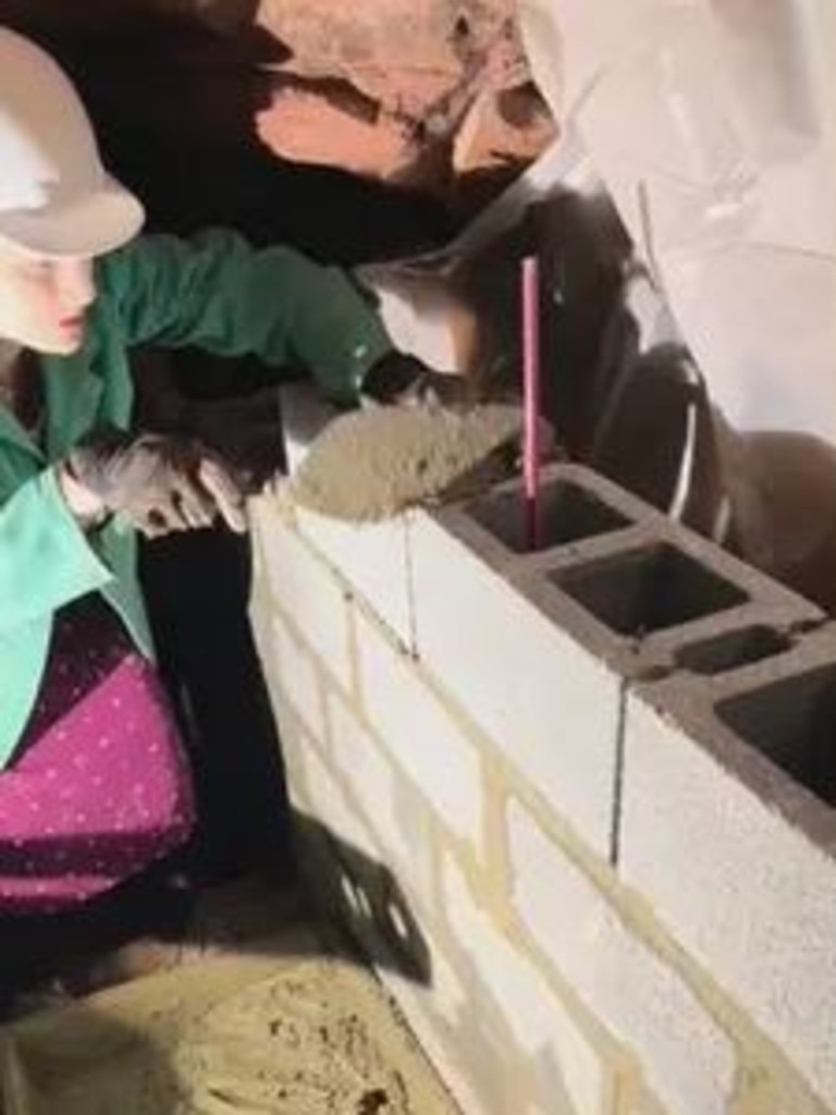 ‘tunnel Girl Forced To Stop Digging Giant Hole Under Her House News