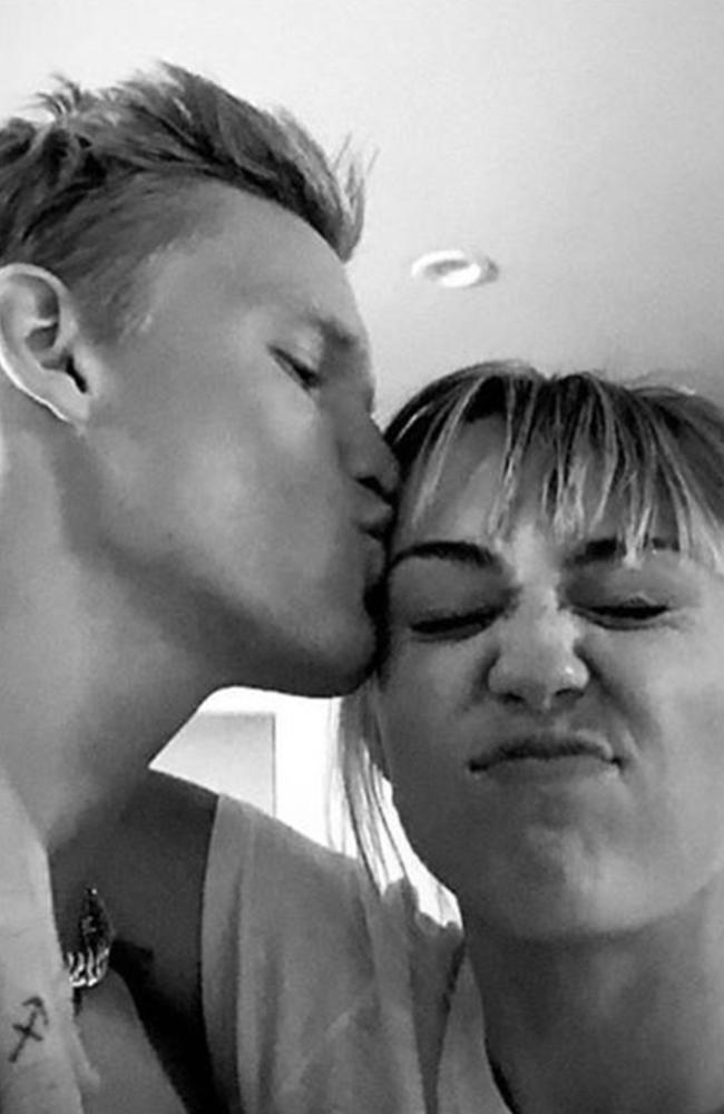 Cody Simpson Miley Cyrus Relationship Put Masked Singer Teen Star Back